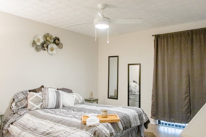 New* 2 Miles To Braves Stadium - Marietta, GA