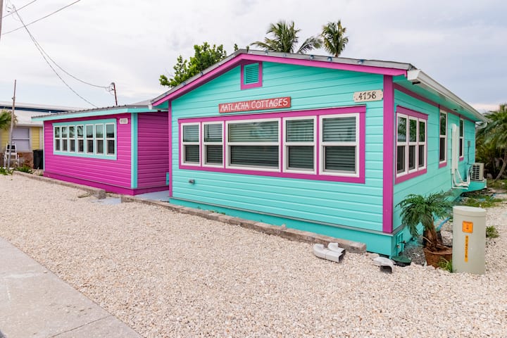 The Green Cottage In Matlacha - Pine Island, FL