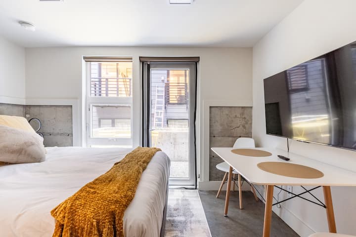 Top Of The Hill Nested Studio-2 - Columbia City - Seattle