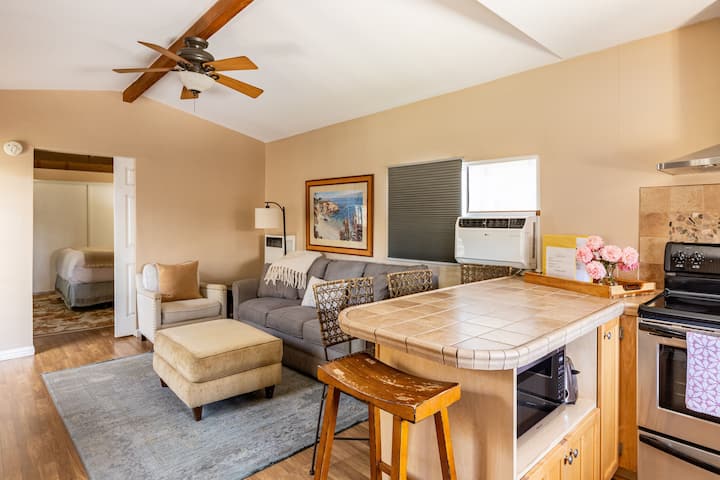Welcoming Bungalow Close To It All! - San Diego, CA