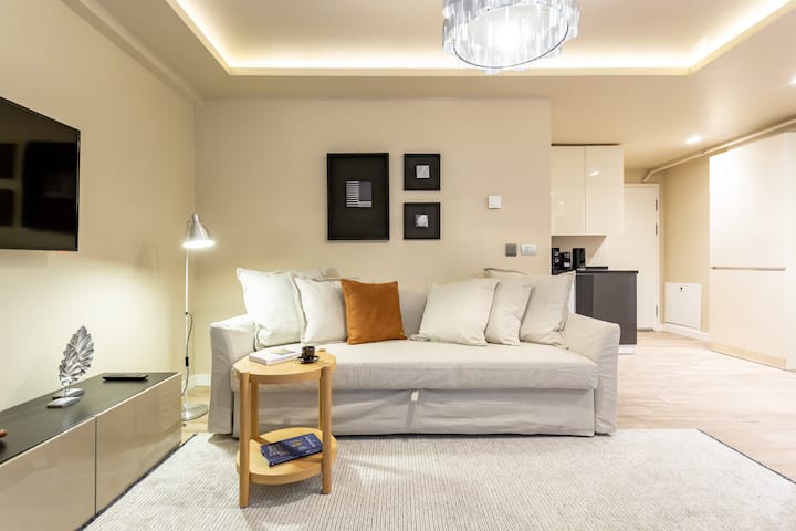 Dom - New Residence 1+1 In Cihangir A/c & Elevator - Balat