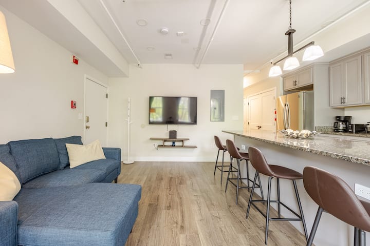 Fusion Of Luxury Living And Comfort In G-town - Bethesda, MD