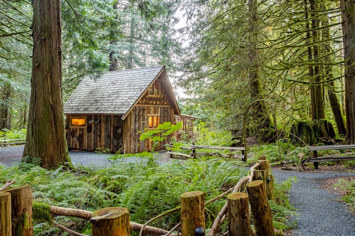 The Tractor Shed W/ Hot Tub/sauna - Cultus Lake