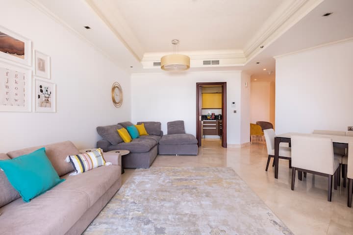 Spacious 2-bedroom Beachfront Apartment With Pool - Dubai Marina