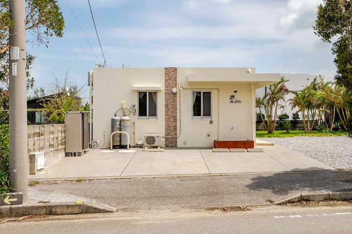 Spacious House For Rent, Right Near Kouri Island, Up To 10 People ~ Sea Breeze Sumuide ~ - 名護市