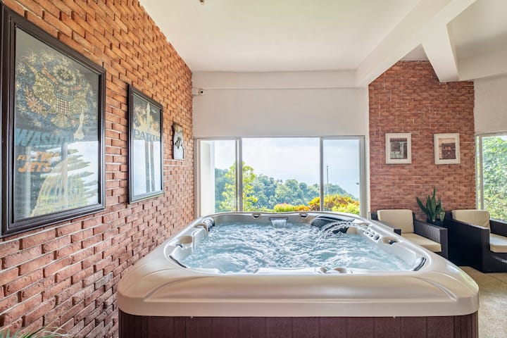 Lake View: White House Staycation Near Ridgeview - Tagaytay