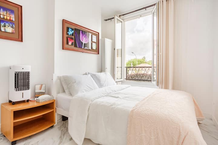 Paris Tourist Apartment, France - Stains