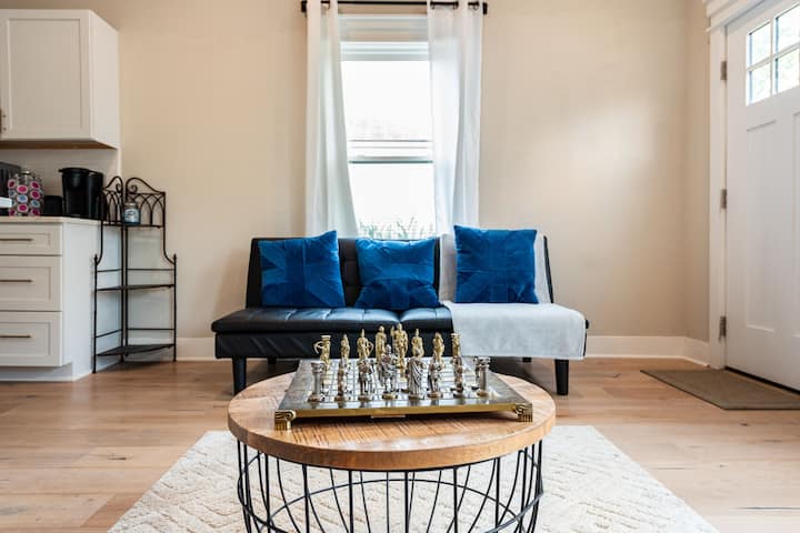 Charming Home In The Heart Of The City! - Louisville, KY