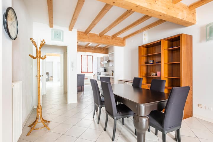 Ampio Appartamento Con 2 Camere In Centro Storico - Reggio Emilia