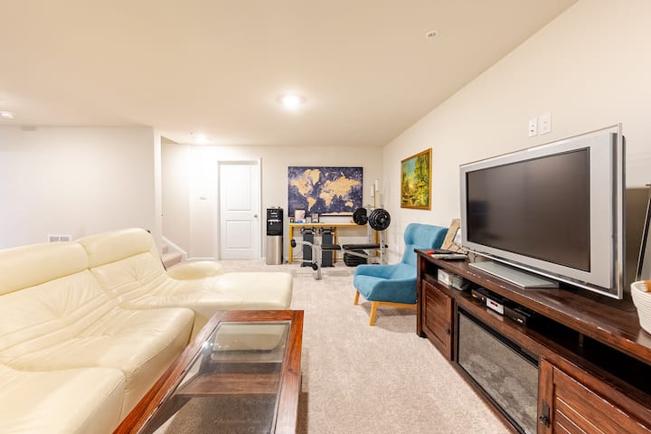 Private Suite – Quiet & Comfy Extended Stay - Frederick, MD