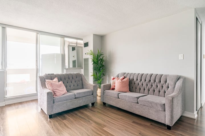 Shavy's Cozy Room In A Two Bedroom Apartment - Mississauga