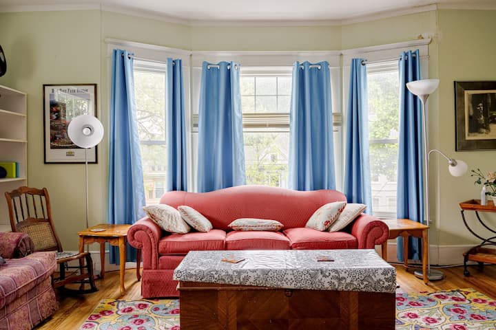 Sunny Second Floor ~ Syracuse University - Syracuse, NY