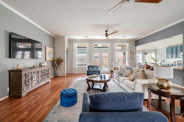 Home Of Blue /Cozy House/beautiful /King Bed/ Pool - Crosby, TX