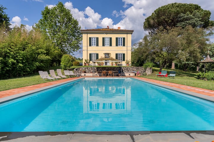 Villa In Collina Con Piscina - Lucca