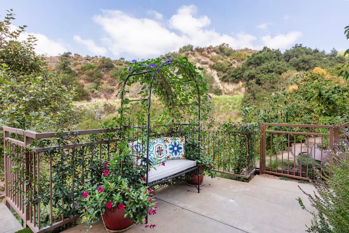 Lovely Garden Lover's Oasis - Altadena, CA