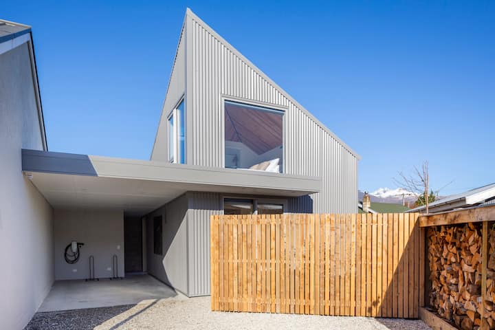 Tiny Home, Private Spa | Epic Views & Walk To Town - Arrowtown