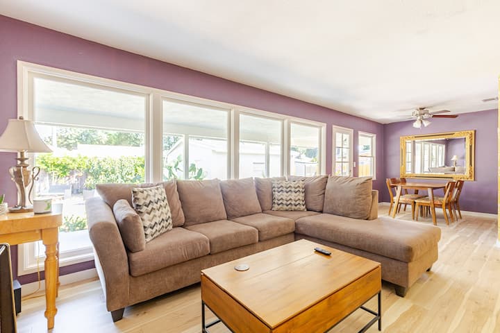 Sweet Garden Bungalow: 5 Min To Downtown - Riverside, CA