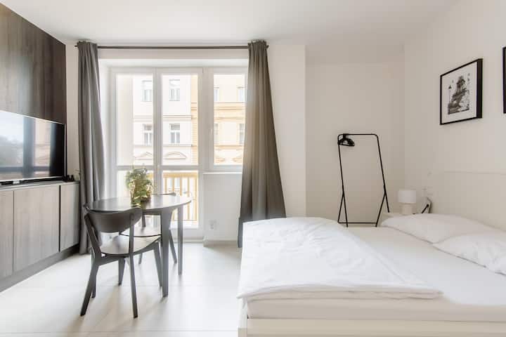 Cozy & New Apartment With Balcony City View - Praag