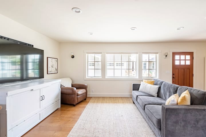 Stunning Studio For Long Stay Professionals - Isla Vista, CA