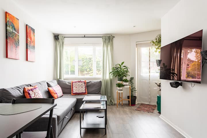 Modern Flat In Peaceful Area With Easy Tube Access - 일퍼드