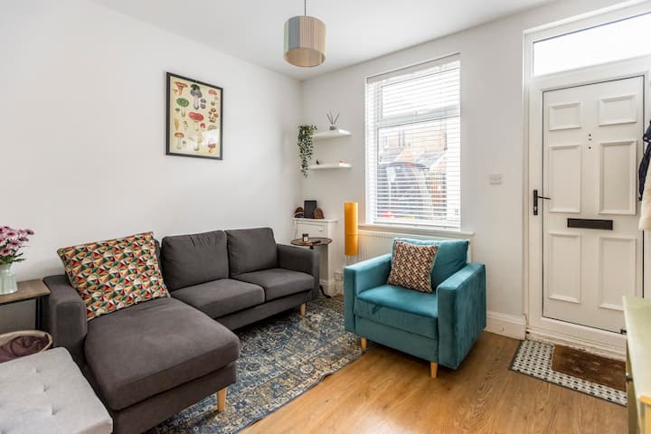 Stylish Three Bedroom House In York Nr Racecourse - York