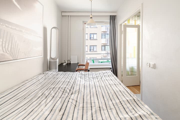 Home In Design District: Keybox, Balcony, Netflix - Helsinki