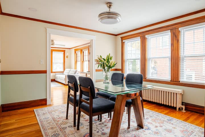 Tranquil Allston Condo W/ Parking By Harvard/bu/bc - Newton, MA