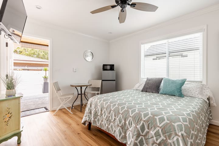 Cozy & Clean Studio – Disney, Beaches & Ballgames! - Norwalk, CA