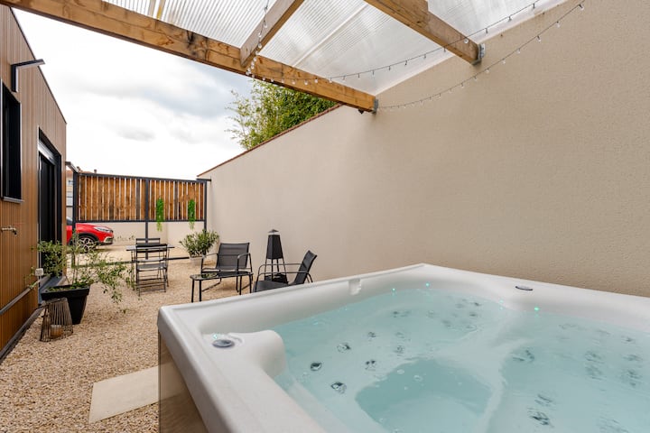 Maison De Ville, Jacuzzi Privatif, Parking Privé - Roanne