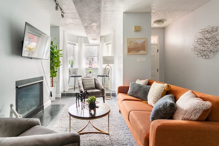 Viola’s Place - Washington, D.C.