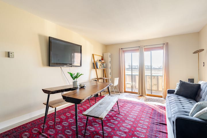 Boulder 1bd Condo W/ Pool & Gym • Near Trails - Boulder, CO