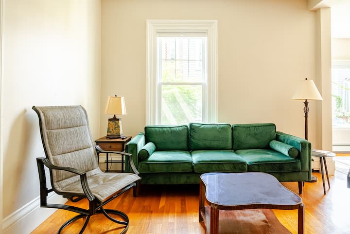 2-bedroom Quiet Cambridge, Sleeps Up To 5 - Medford, MA