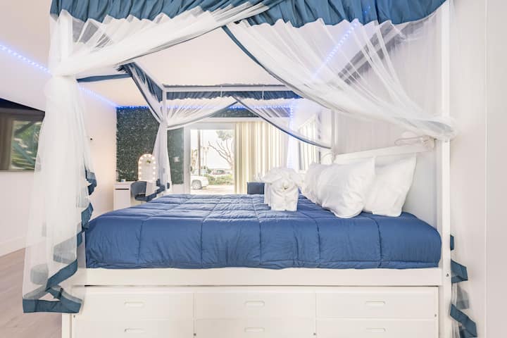 Modern Bayfront Studio/bay Views/remodeled - Country Club - San Diego