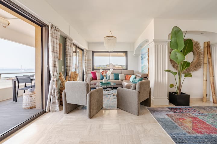 Premium Sea Front Apartment - Le Lavandou
