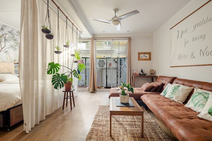 Ambiance Jungle Ecofriendly Dans Gracia - Barcelona