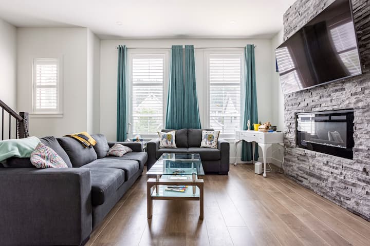 Entire Vedder River Row Home Near Cultus Lake - Chilliwack