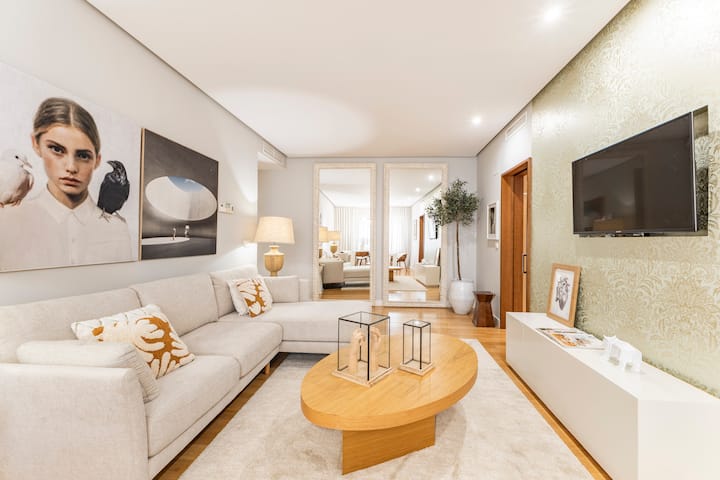 The Best Location, El Retiro, Cibeles, Museums. - Madrid