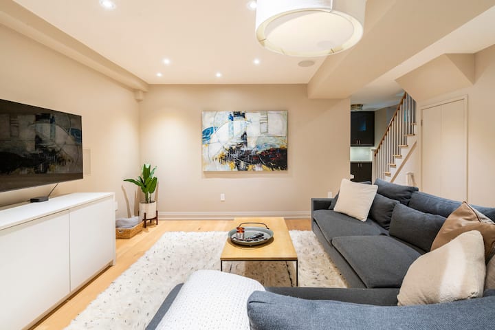 Luxury Exec Suite Rosedale/moore Park - Mississauga