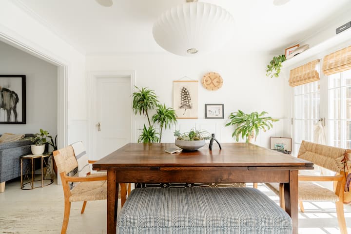 Idyllic Santa Barbara Cottage - Santa Barbara, CA