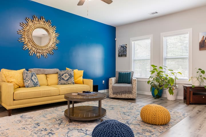 Contemporary Decatur Oasis - 3 Bds / 2 Ba - Decatur, GA