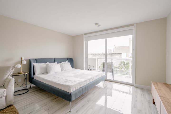 Studio 32 (Str-02630) - Sunny Isles Beach, FL