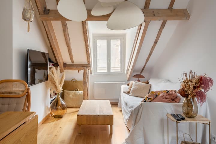 Cosy & Charming Hidden Gem Perfect For 2! - París
