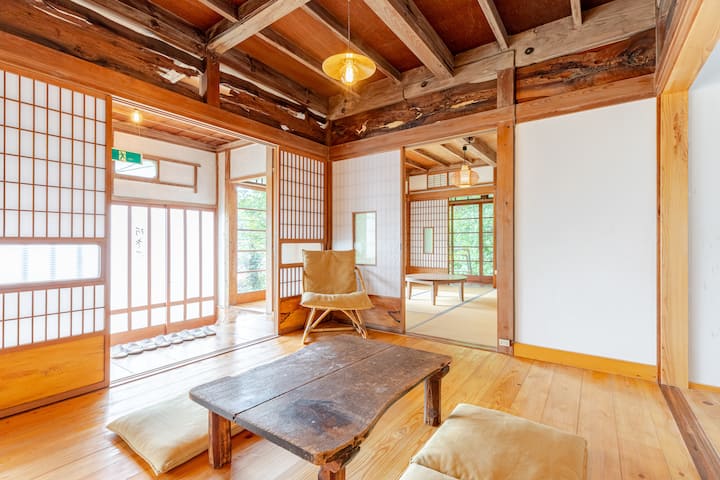 元旅館をリノベーション。 大人な雰囲気の一棟貸し古民家宿。 - 上野原市