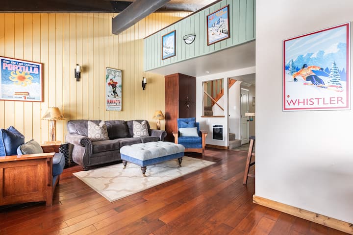 The Alpine Outpost Adventure Cabin | Fireplace - Mammoth Lakes, CA