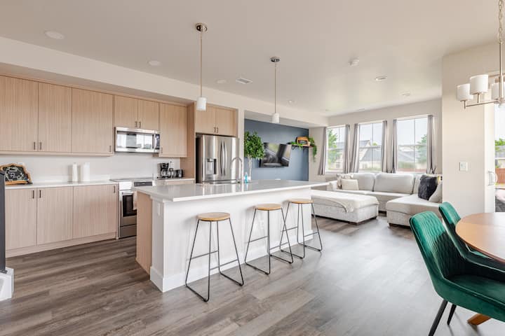 Perfect For Families | Near Denver | Walk To Parks - Thornton, CO