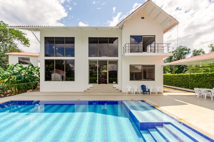 Casa Campestre Casa Blanca Lc - Carmen Apicala