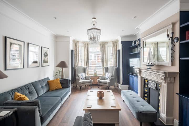 Beautiful Spacious Beach Home Newly Renovated - Felixstowe