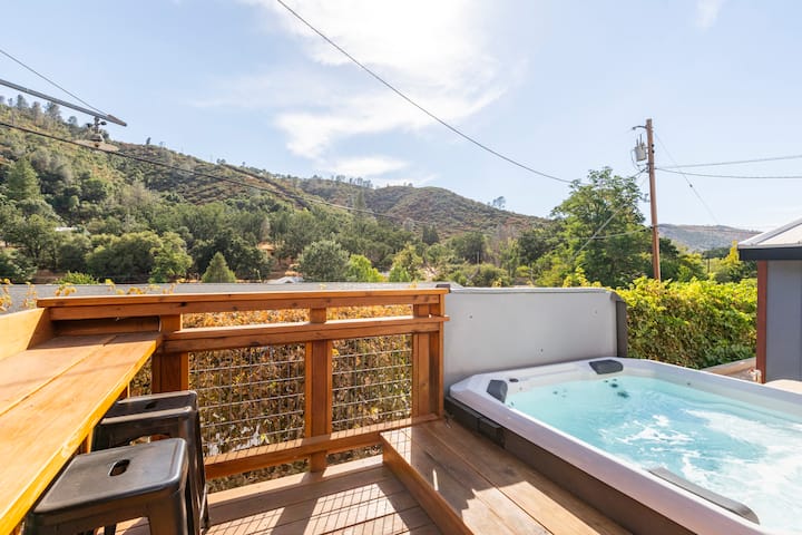 Walkable Downtown - Hot Tub, Fire Pit, Decks - 마리포사