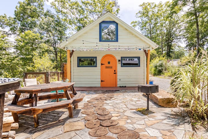 Whippoorwill Cabin W. Stargazing Shower & Trails - Chattanooga, TN