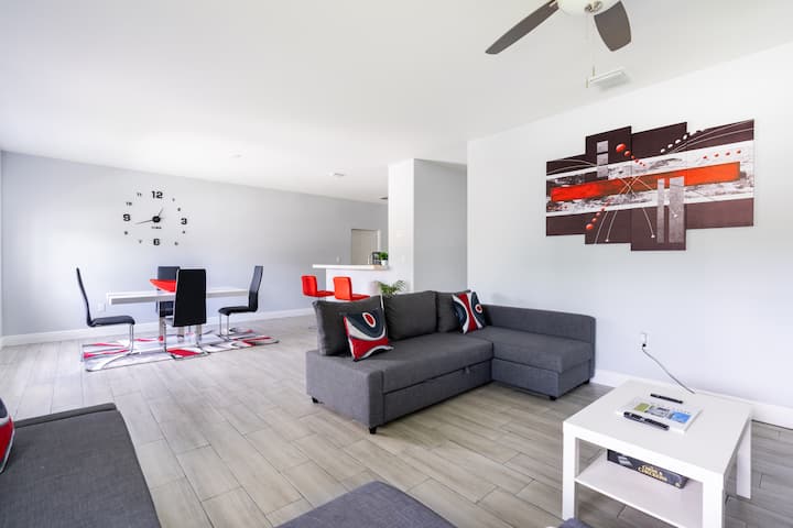 "Stunning" New 3br 13 Minutes From Las Olas Beach - Fort Lauderdale